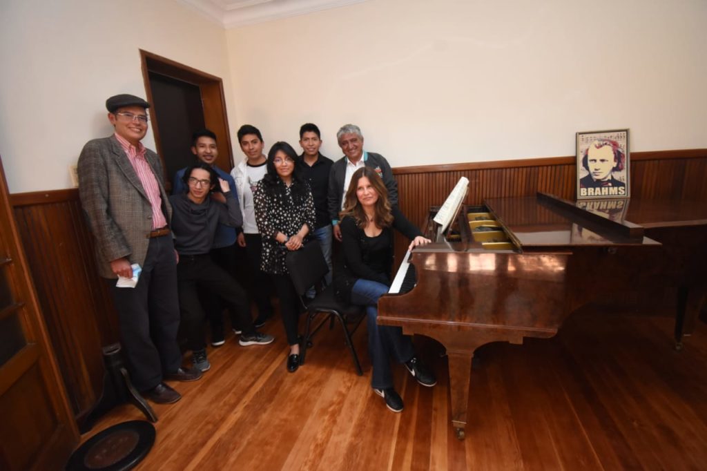 Un centro sinfónico cultural es el sueño de Ana María Vera