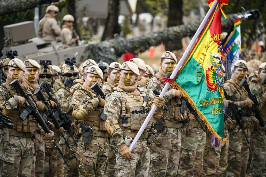 212 Aniversario: Ejército de Bolivia renueva compromiso de defender ...