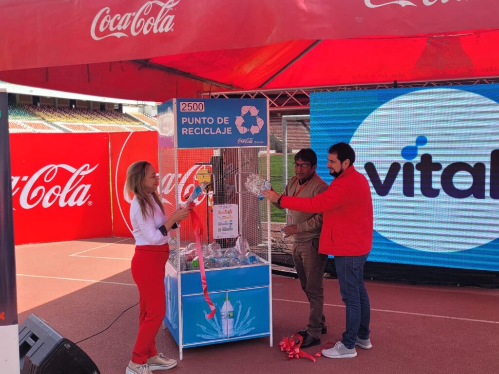 Fundación Coca-Cola de Bolivia entrega el contenedor 2.500 al Sedede LA ...